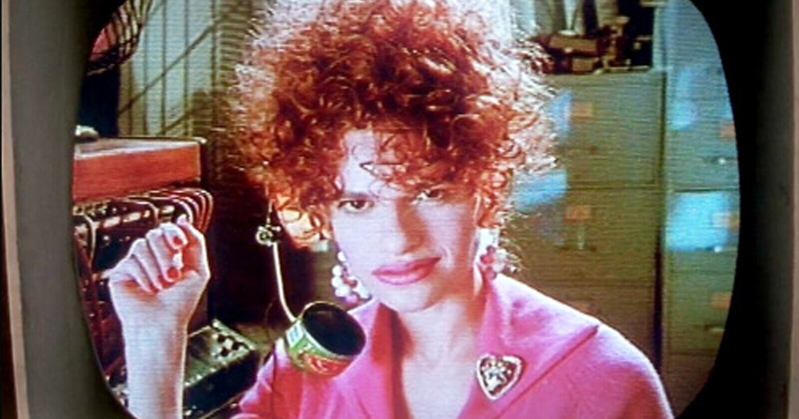 13 of the Best Jokes and Moments from Sandra Bernhard on Her 68th ...