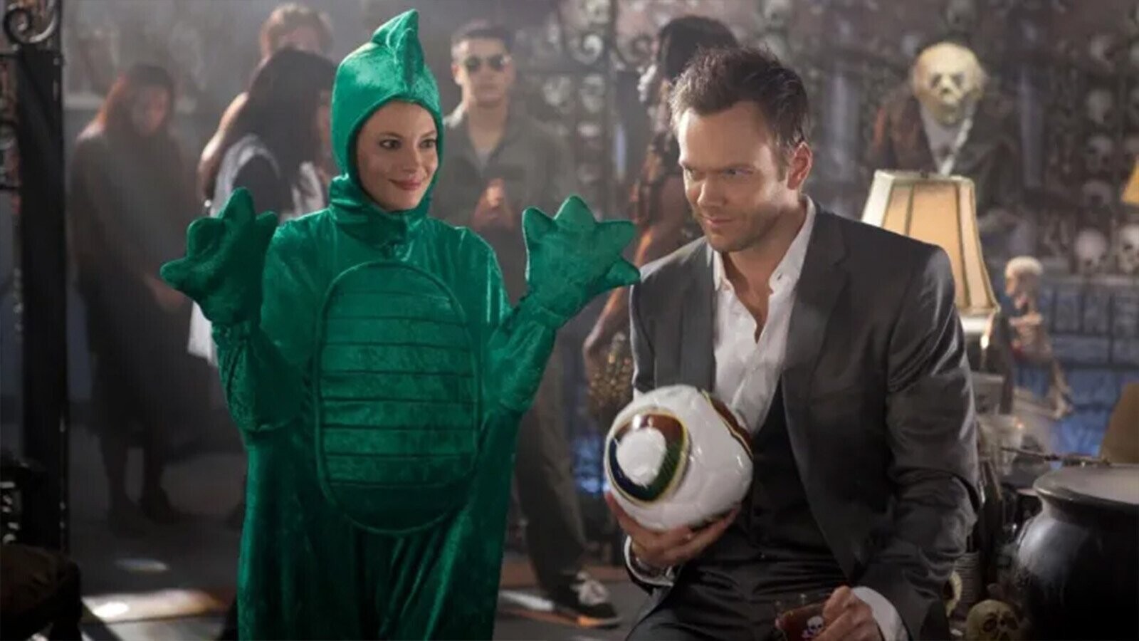 The Top 10 Sitcom Halloween Episodes From ‘Community’ to ‘Curb Your ...