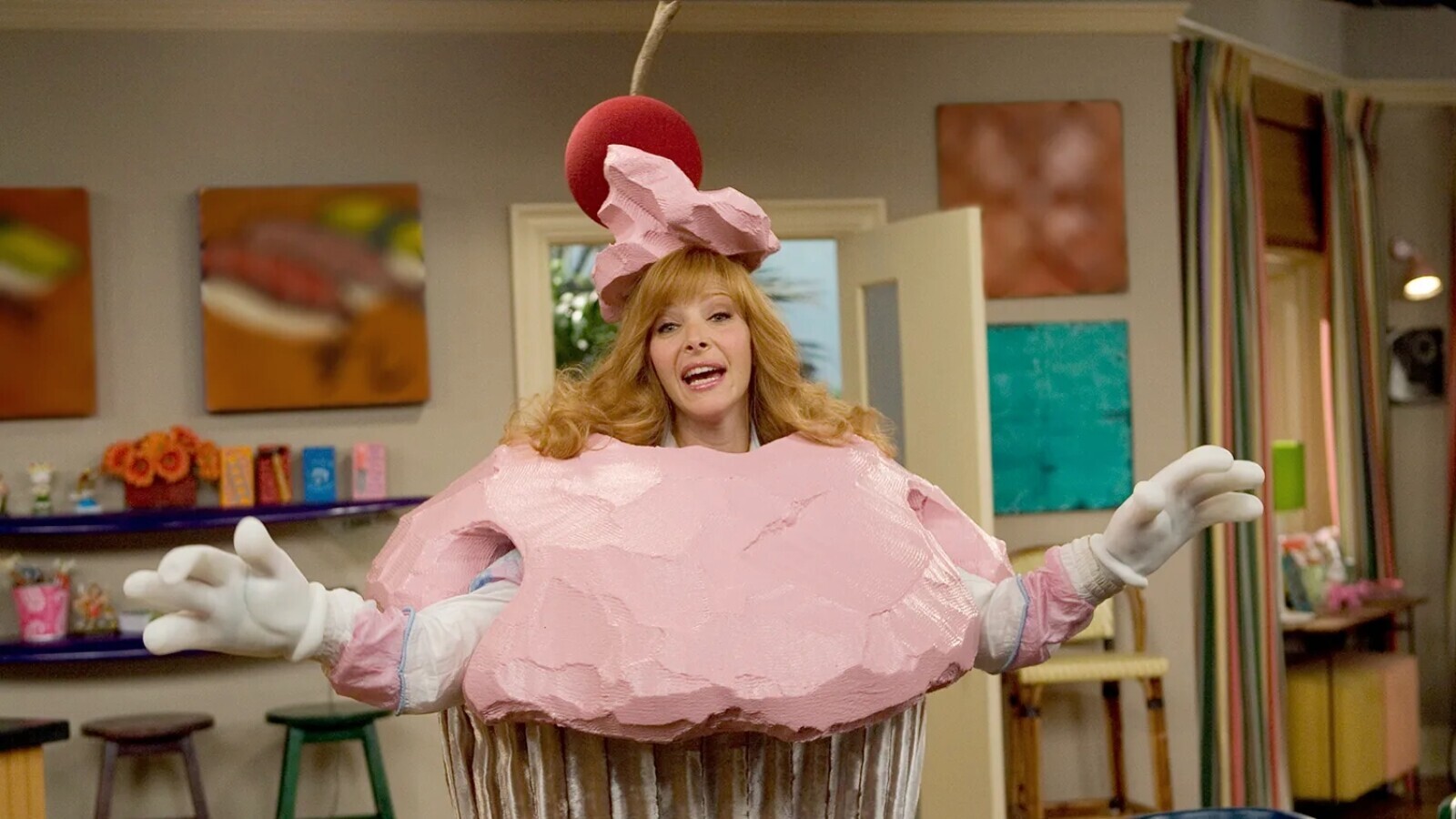 Lisa Kudrow Stirs The Pot With Critical Comments On 'Friends' Fame And ...
