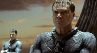 6 Smart Movie Characters Who Do Incredibly Dumb Things