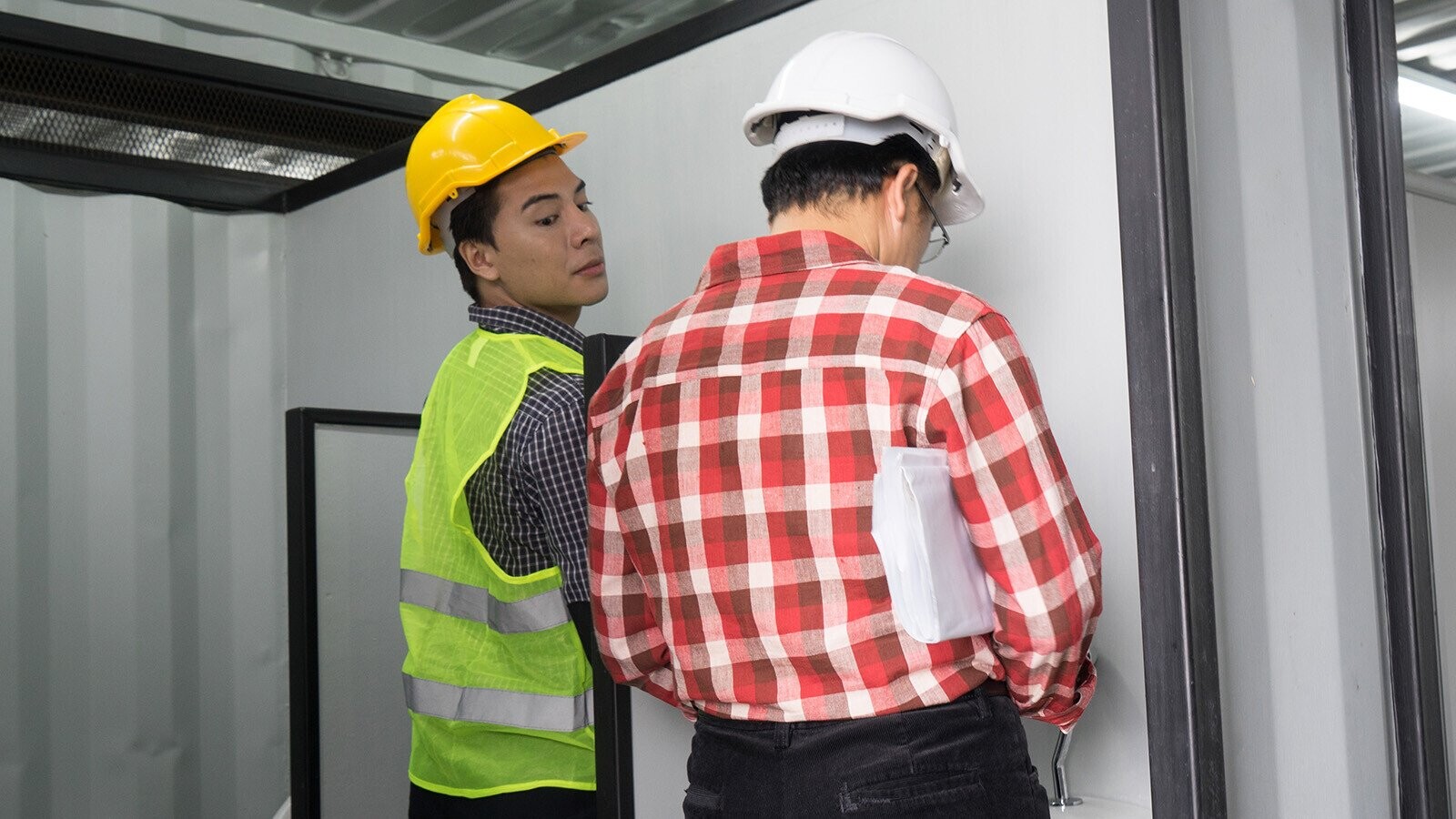 18 Hilariously Awkward Moments at the Urinal | Cracked.com