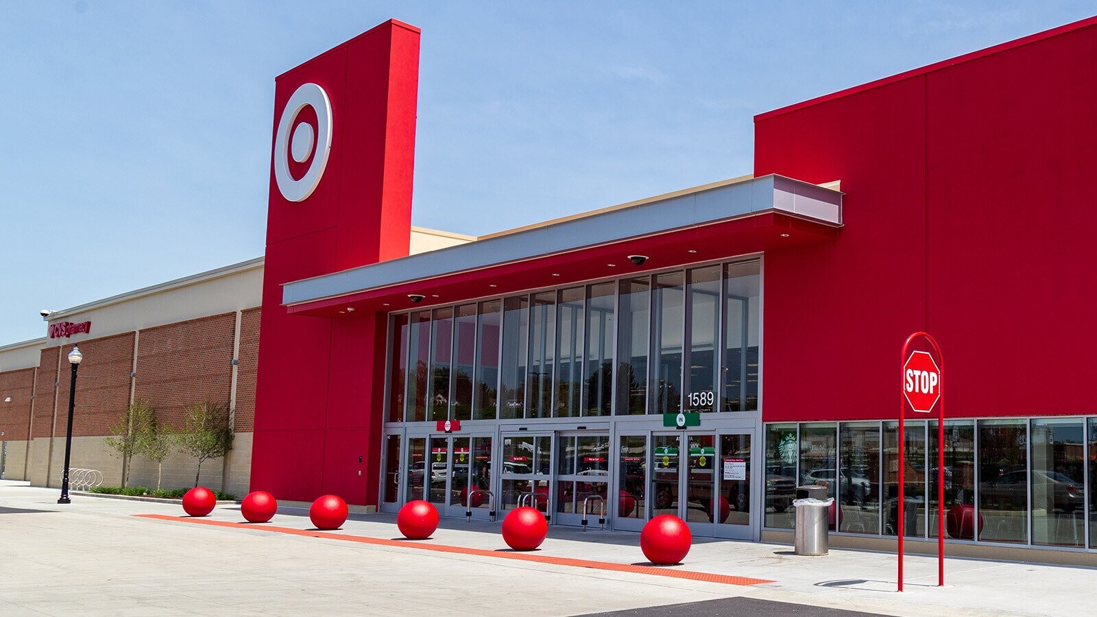 20 of the Funniest Incidents People Had With Target’s Big Red Balls ...