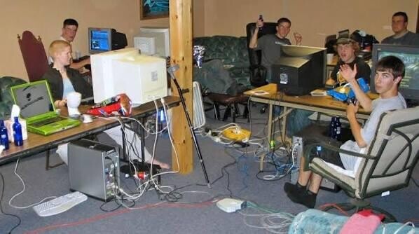 Plugged-In Photos from the Peak of LAN Parties | Cracked.com