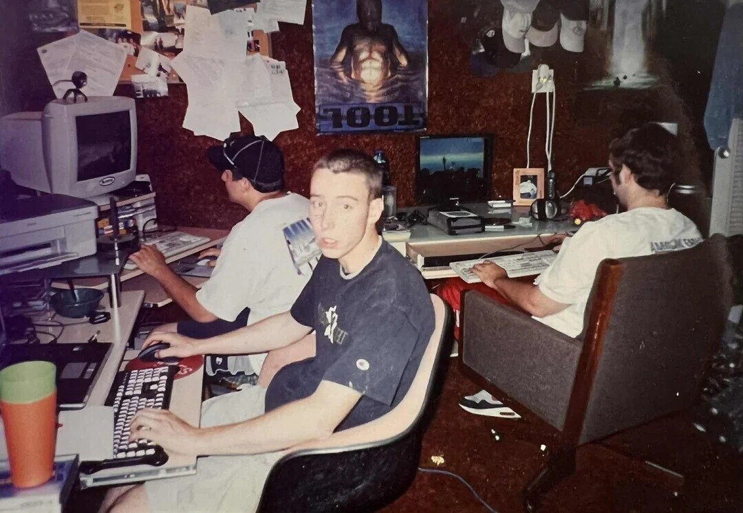 Plugged-In Photos from the Peak of LAN Parties | Cracked.com