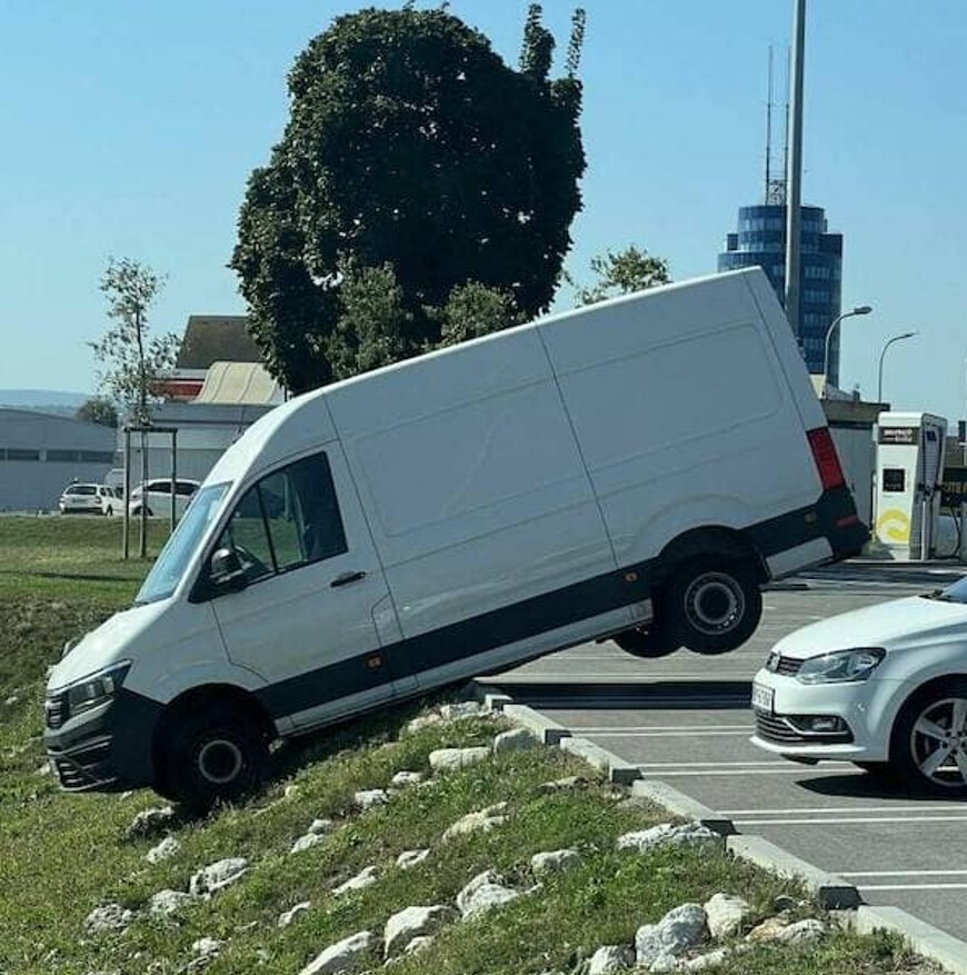 Photos Where Common Sense Got Stuck in Traffic | Cracked.com