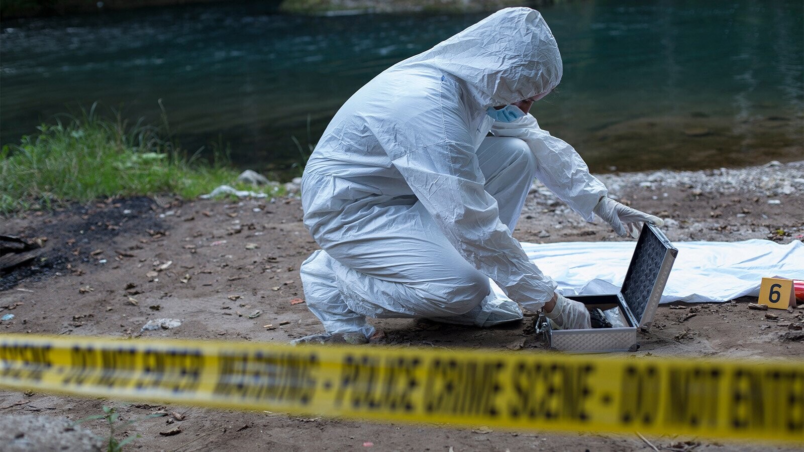 28 of the Wildest Things Seen by People Working in Forensics | Cracked.com