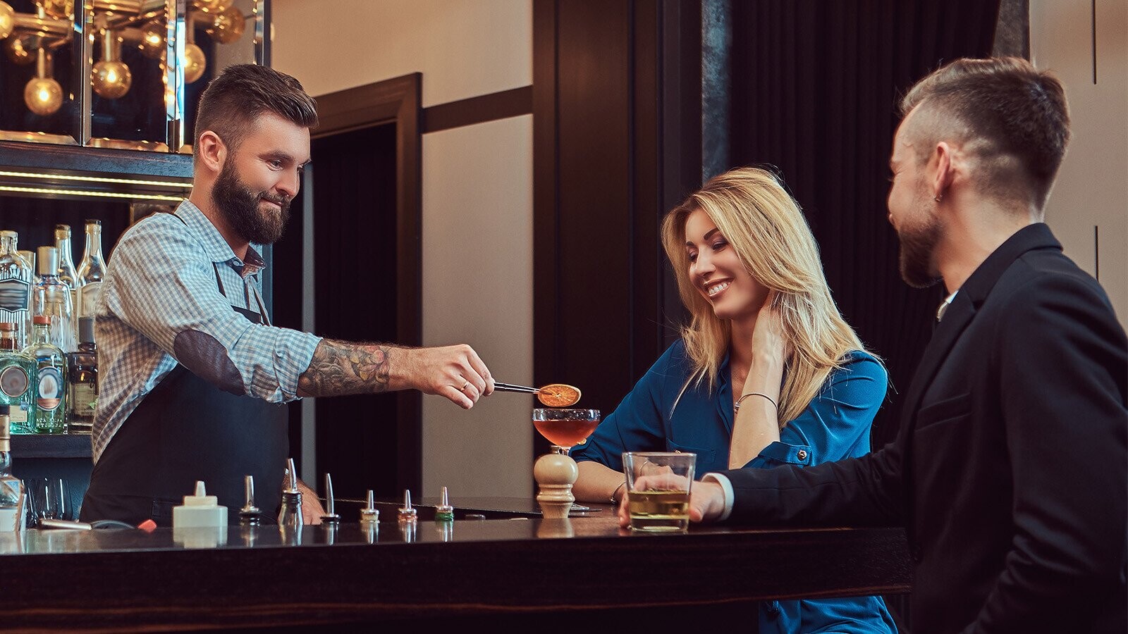 35 of the Funniest Conversations Overheard by Bartenders | Cracked.com