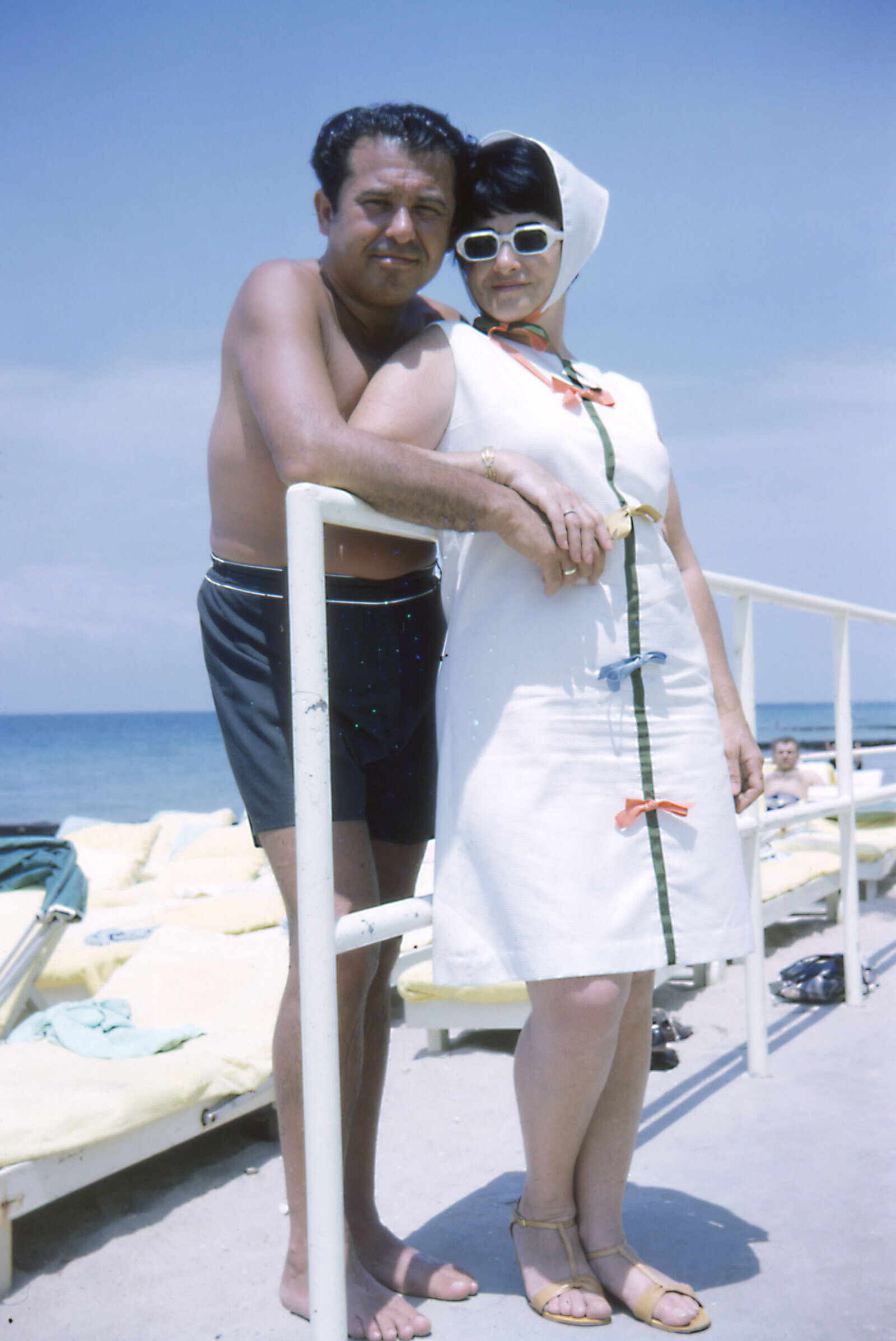 20 Groovy Photos of a '60s Day at the Beach | Cracked.com