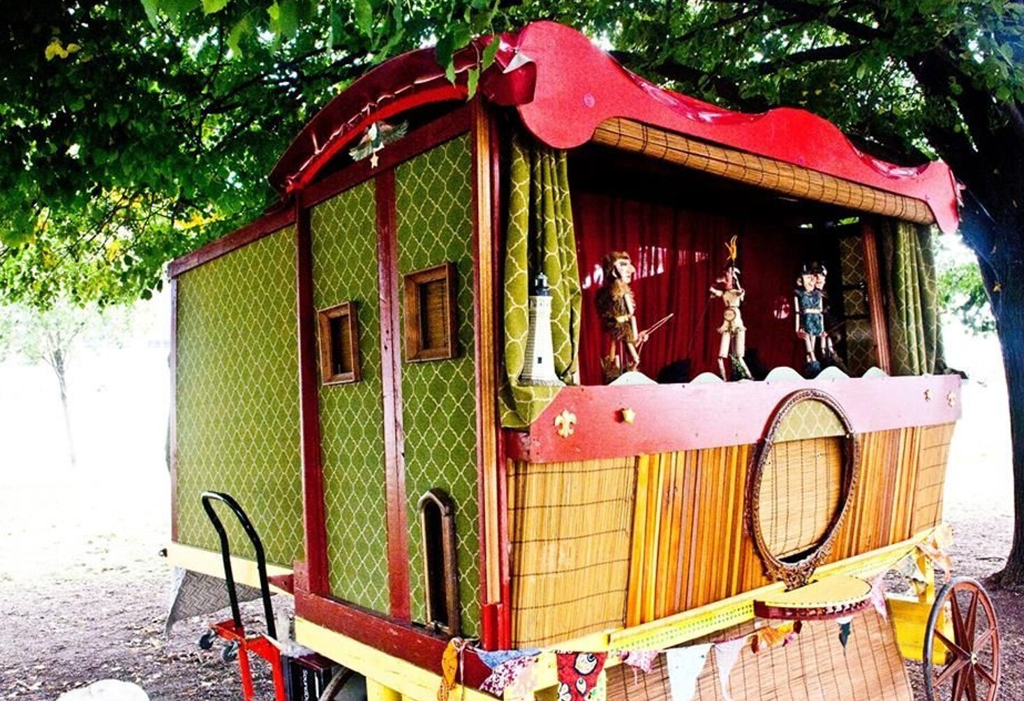 America's Weirdest Traveling Business | Cracked.com