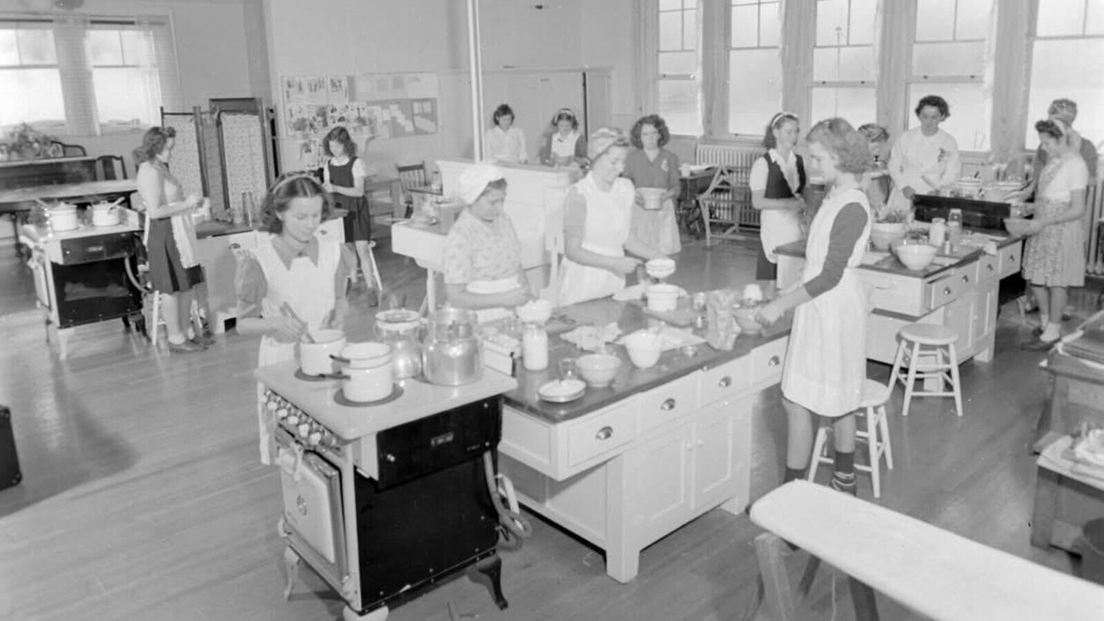Photos Showing the Peak of Home Economics Classes | Cracked.com