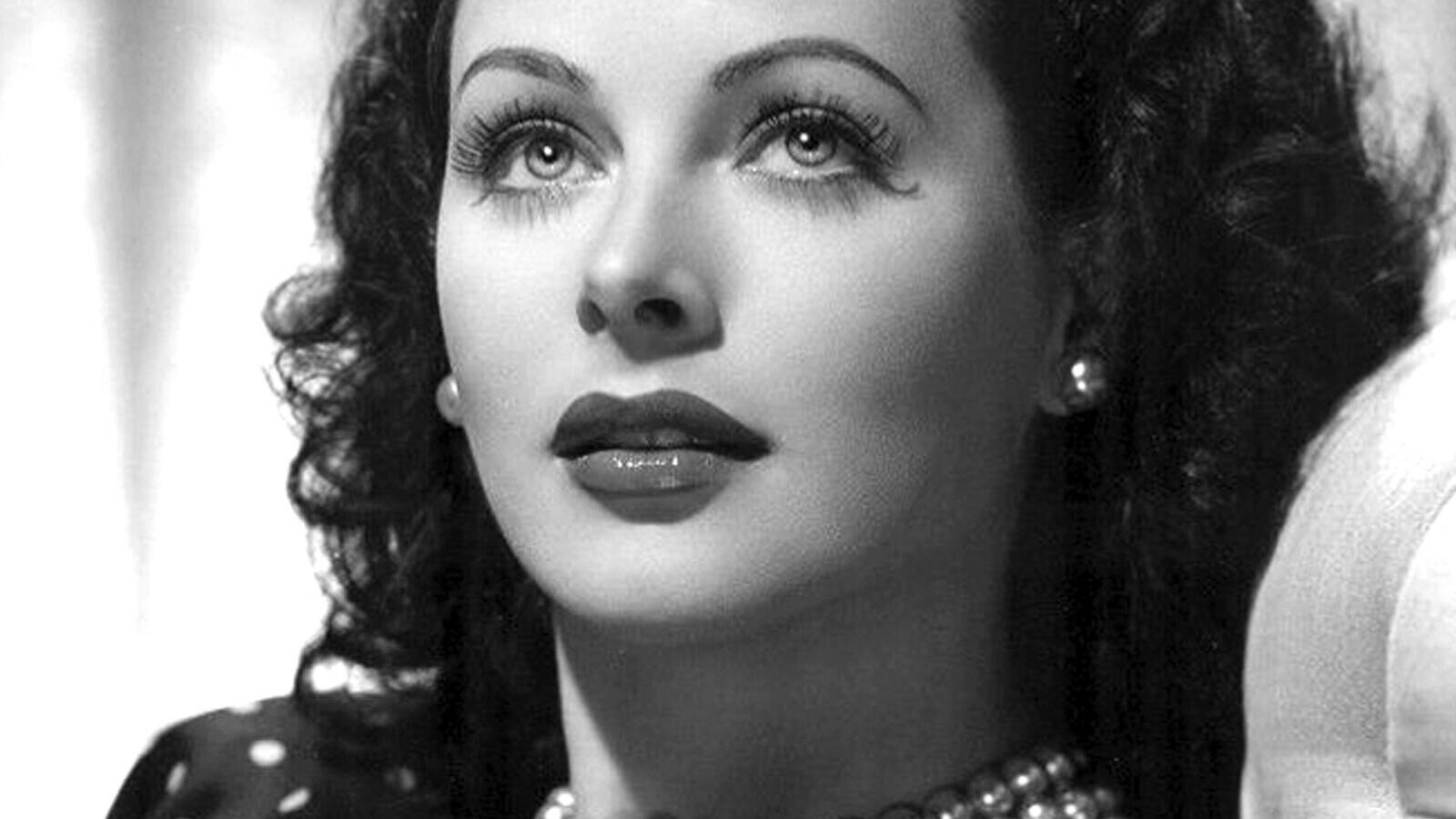 40 Random Bits of Trivia to Scatter Around Disney World With Your Loved ...